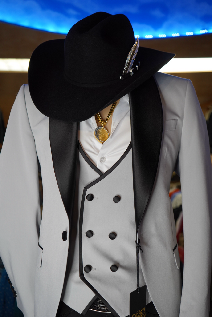 Popular Looks – Sanchez Brothers DONDE VISTEN LOS ARTISTAS
